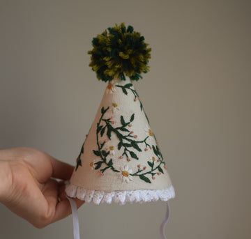 PARTY HATS – Johana krasinski